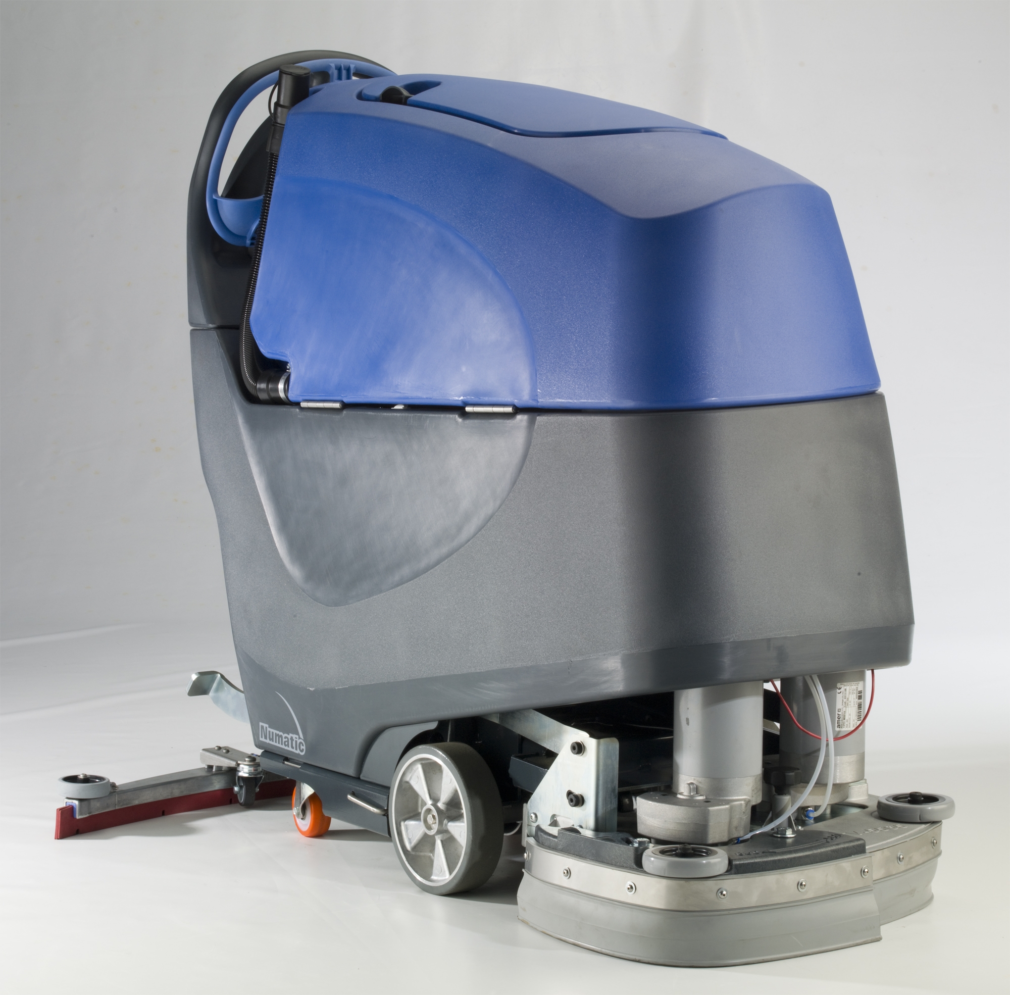 Autolaveuse a batterie autotractée Numatic VARIO TTV5565